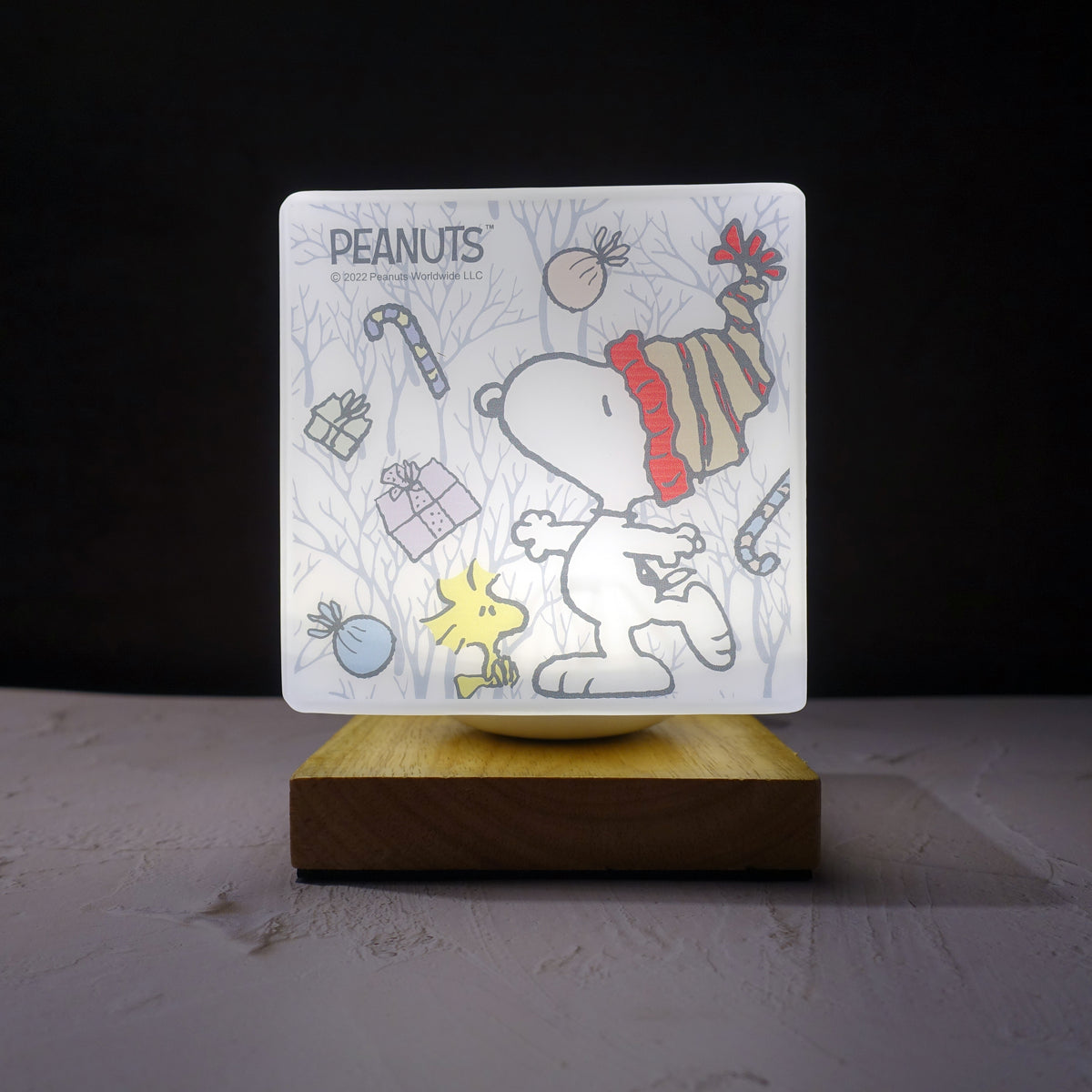 Peanuts Snoopy "Christmas" Wooden Base Lamp| SNPY ONLY