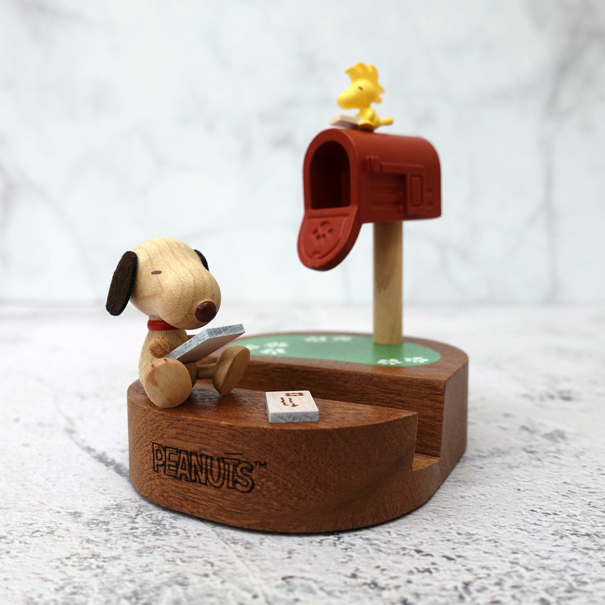 Peanuts Snoopy Wooden Phone Stand | SNPY ONLY
